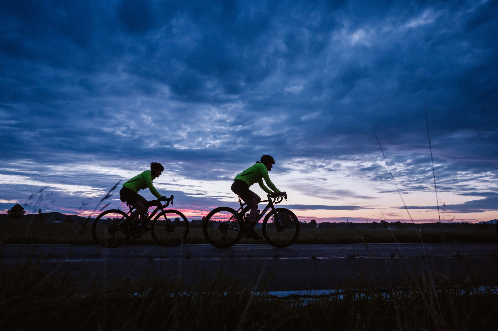 5 reasons to try night cycling - Alpecin Cycling