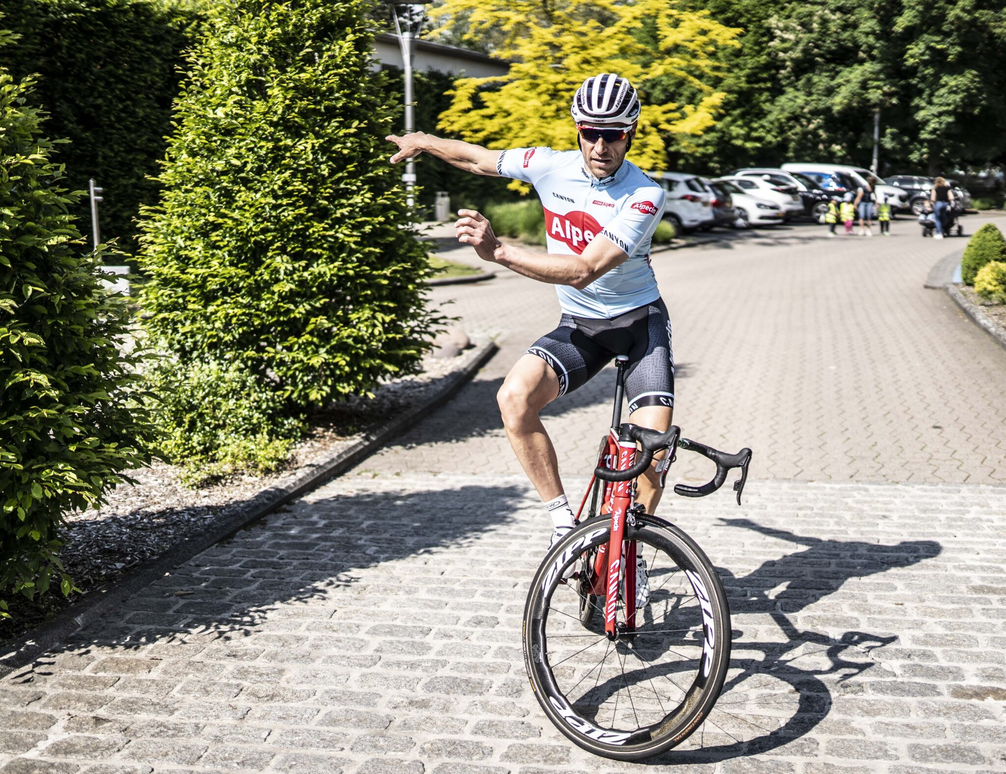 How to boost your balance on the bike - Alpecin Cycling