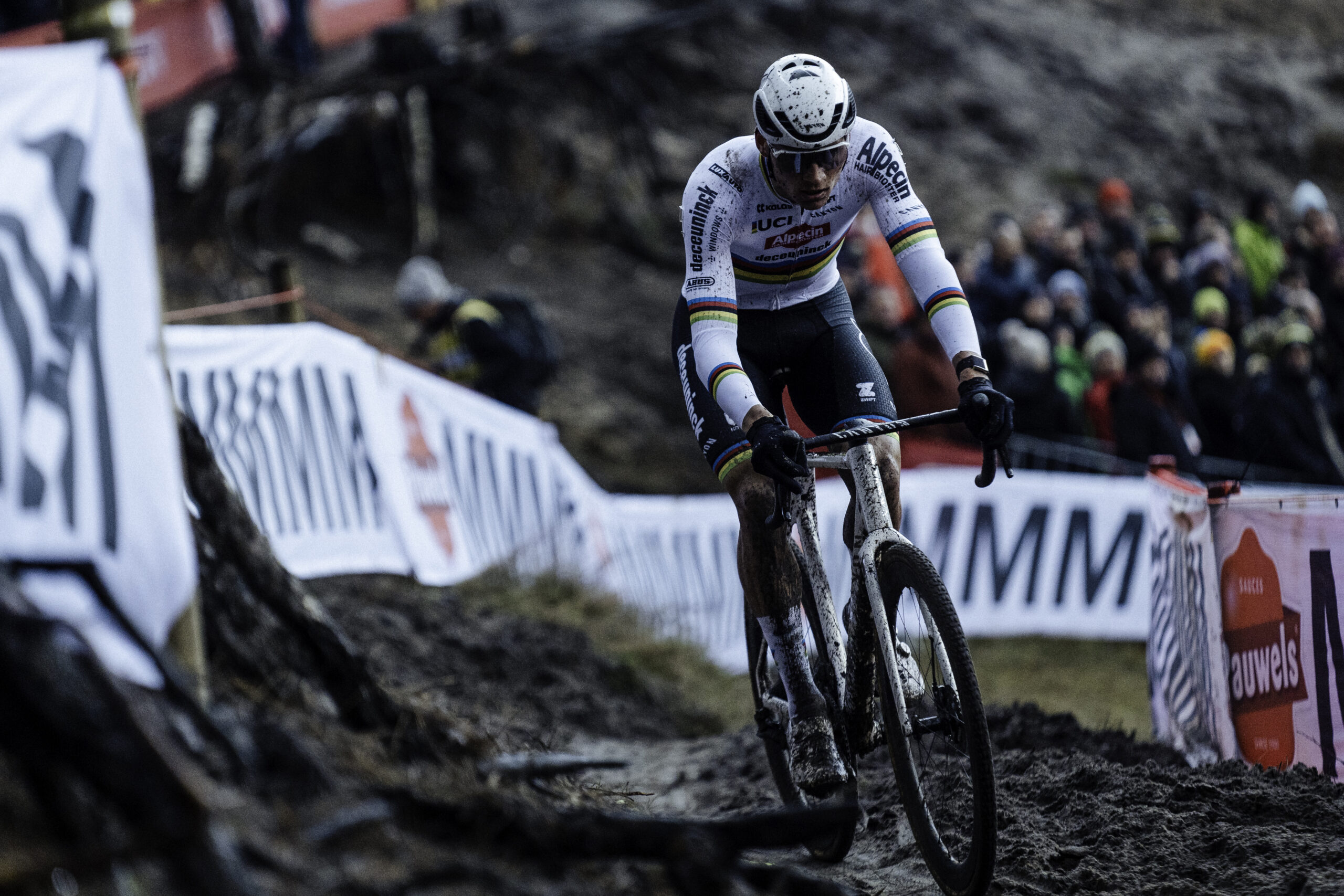 Mathieu van der Poel gewinnt Cyclocross-Weltcup in Zonvoven