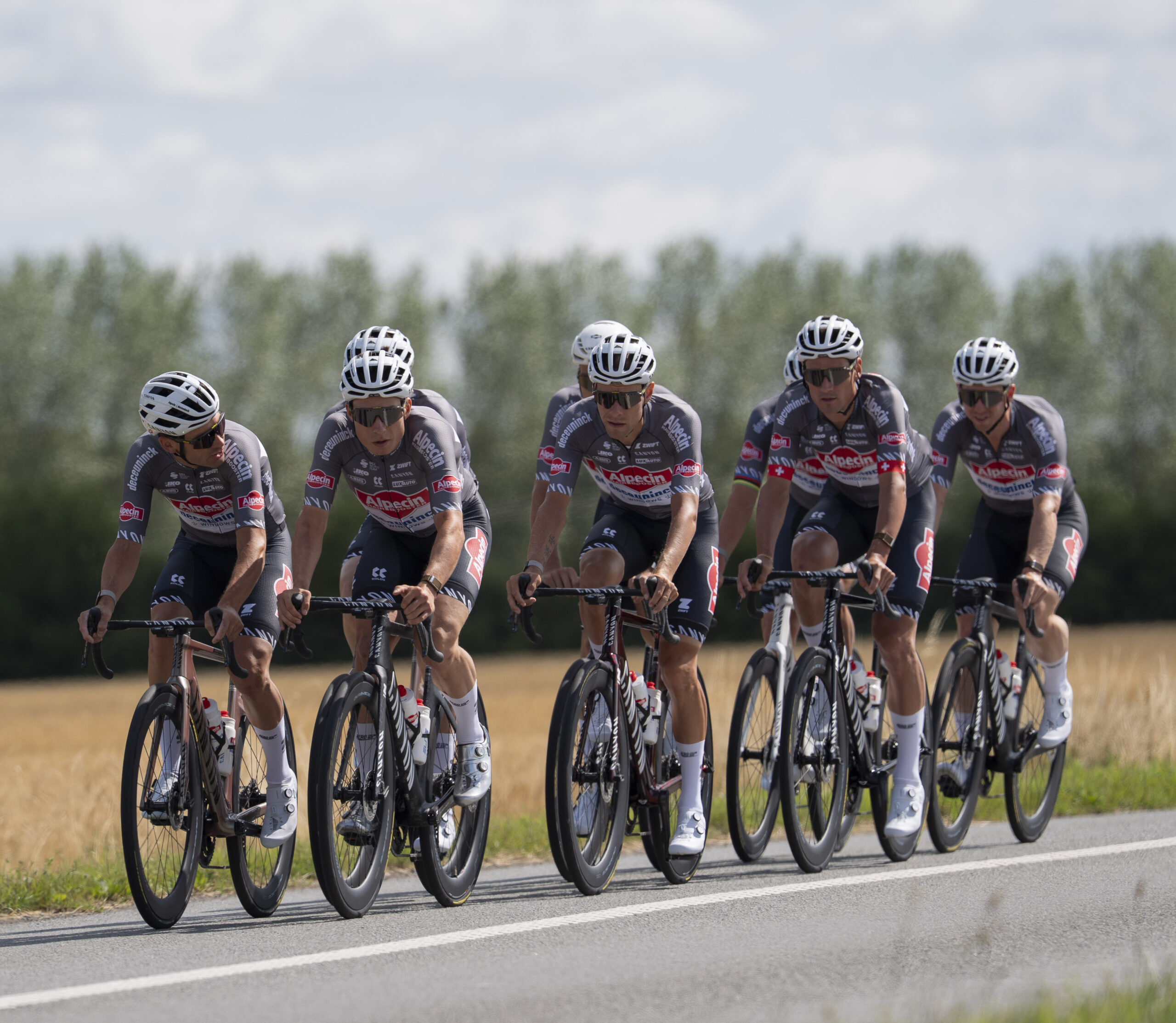 Waptrick anal little lady with cute features and pleasant