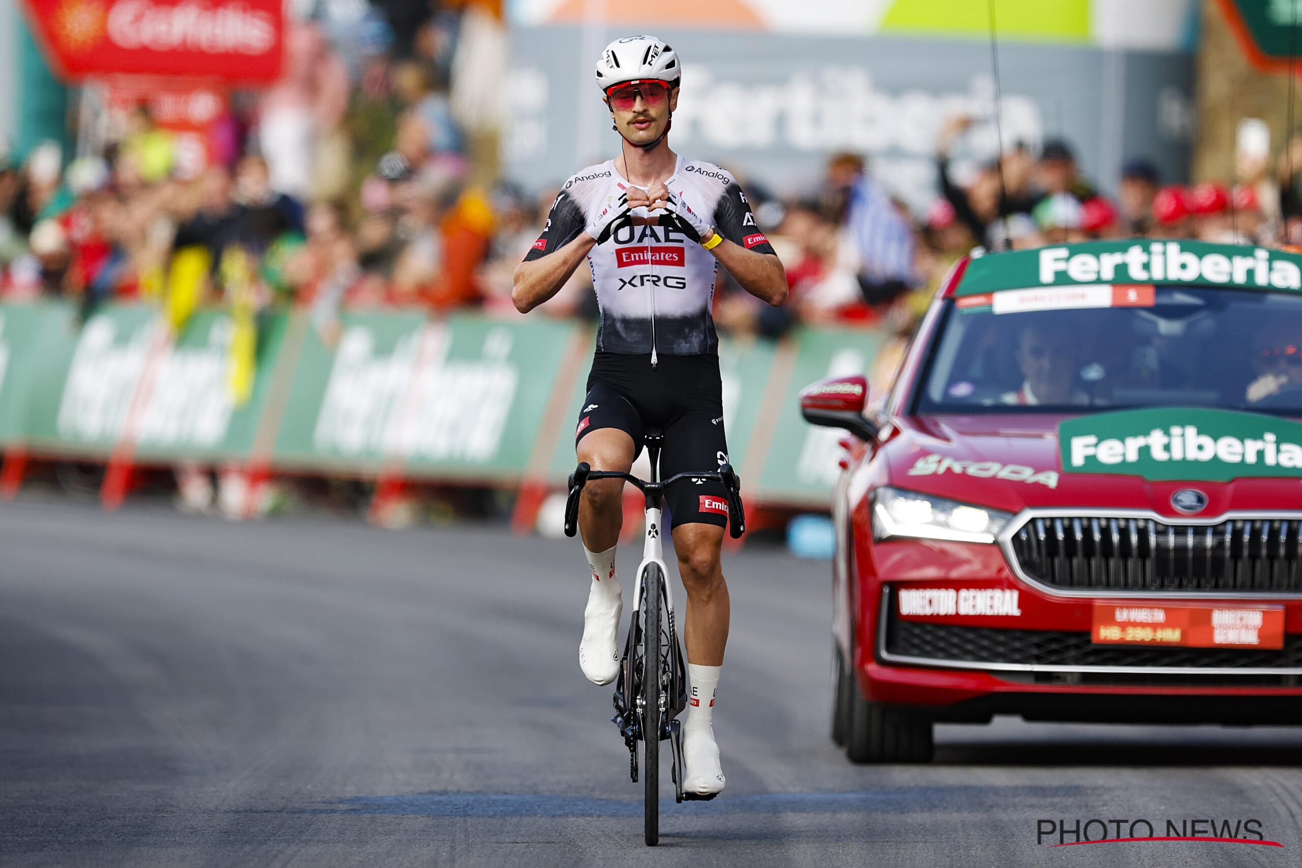 6. Etappe Vuelta a España 2025: Solist Jay Vine siegt in Andorra